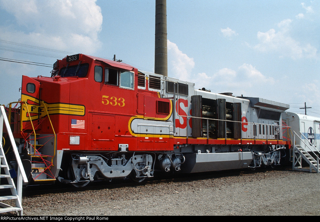 ATSF 533, GE B40-8W new and on display at Galesburg RR Days